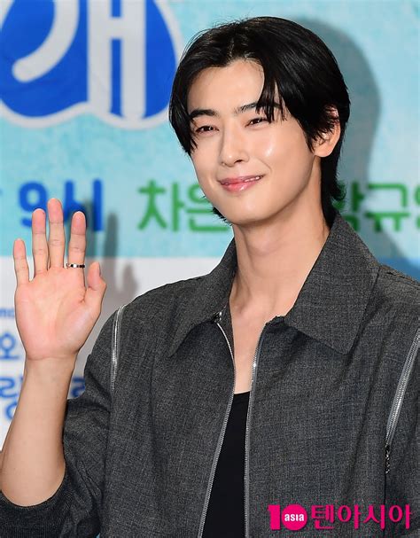 차은우 얼굴천재 로코로 돌아왔다오늘도 사랑스럽개ten포토 텐아시아