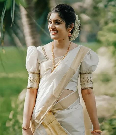 10 Modern Kerala Saree Blouse Designs That Will Elevate Your Ethnic