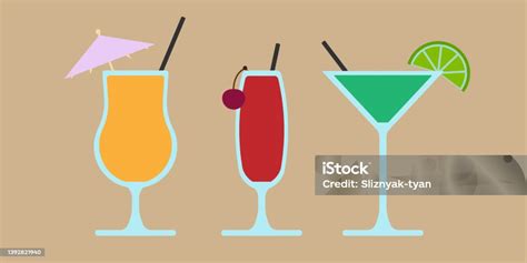 칵테일 세트 다양한 종류의 안경을 쓴 클래식 음료의 일러스트레이션 여름 칵테일의 벡터 일러스트레이션 청량음료와 술 음료가 들어간 배너 T 그라데이션에 대한 스톡 벡터 아트