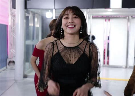 小刻みに震えて波打つ巨乳twiceジヒョ K Idol