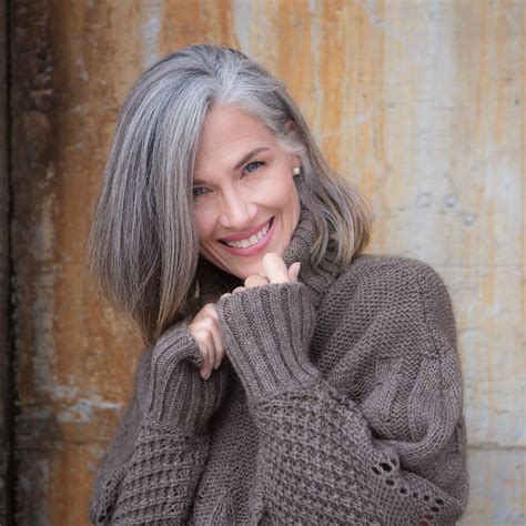 What Colors Should I Wear With Gray Hair At Thersa Parker Blog