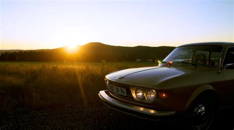 Старинная машина на закате · 1920x1080 Full Hd бесплатная фотография от Godlike картинки и