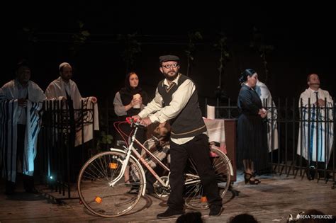 „უფალო შენ დალოცე ჩვენი ძმობა“ Theatrelifege