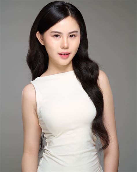 Zoe Levana Biodata Profil Fakta Umur Agama Pacar Karier