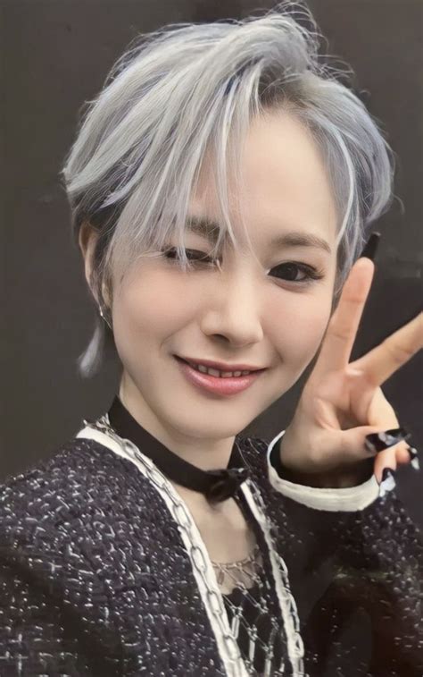 Everglow Mia Photocard Scan Girls Album Photocard My Girl
