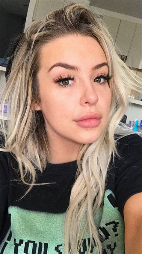 She Has A Dick Sucking Face Scrolller