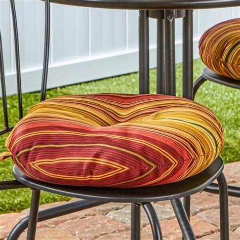 51 Outdoor Cushions For A Stylish Patio Furniture Refresh