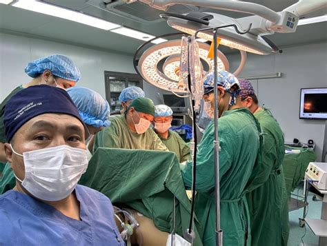 ГССҮТ ийн эмч нар цээжний дурангийн мэс засал эмчилгээг орон нутагт нэвтрүүллээ E Mn