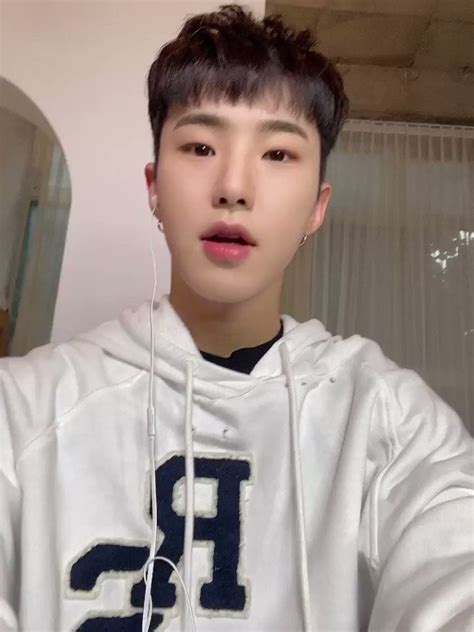 먼지 On Twitter 아 호랑해 하구 웃는 거ㅜ 니 초딩이가