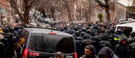 შსს ნატა ფერაძის სახლთან შეკრებილ აქციის მონაწილეებს მოუწოდებს არ