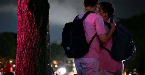 Singapore Will Decriminalize Sex Between Men Prime Minister Says Reuters Ladoko Pintan