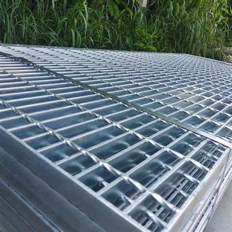 Hot Dip Galvanized Steel Grating 25x5 Steel Grating Serrated Steel