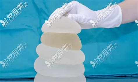 男的隆胸可以隆多大？昆明哪里有男人可以做隆胸的医院？ 非常爱美