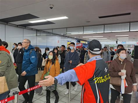 臺北市政府大巨蛋公開資訊專頁 新聞稿 亞洲棒球錦標賽、新北歡樂耶誕城演唱會週末登場 板南線縮短班距因應 看棒球謹記「散場分線搭捷運、南北轉乘紅配綠」 回家更順暢