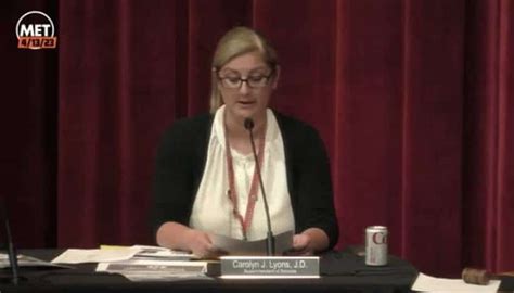 Aluno Foi Expulso Das Aulas Por Causa De Camisa Que Dizia S Existem Dois G Neros O Segredo