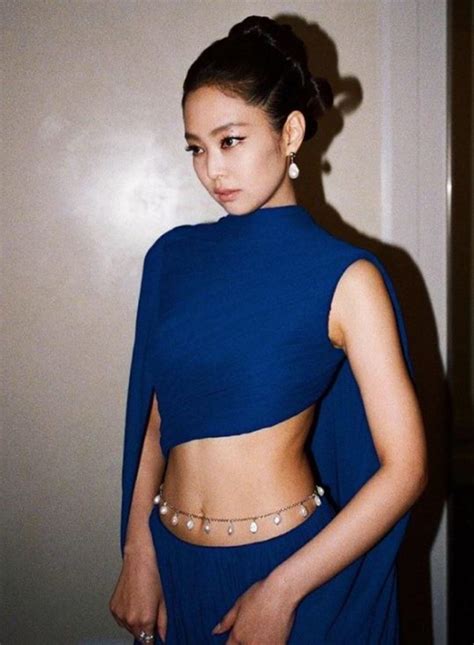 Blackpink Jennie真空無罩首走秀 遭網民調侃：頂著肚子走路 精選 娛樂 2024 06 12 光明日报