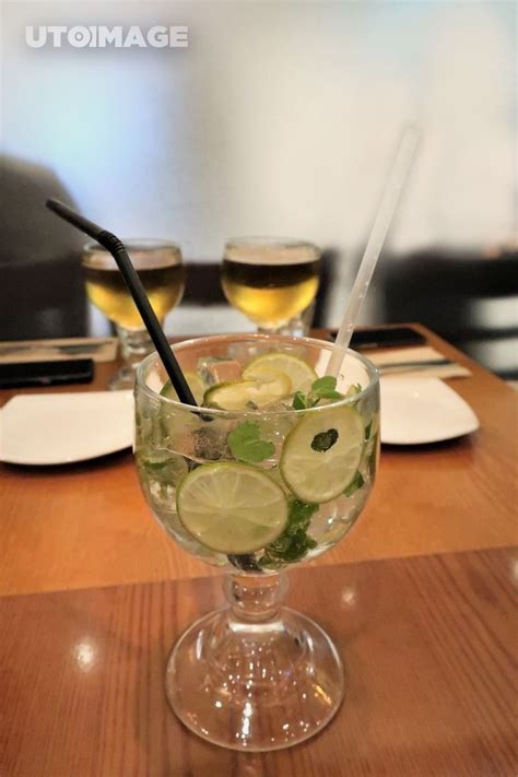 아이스 라임 모히또 Yanggiri 사진 라임 모히또 칵테일 에이드 음료 음료수 아이스 유리잔 애플민트 카페 음식 배경 2024 모히또 음식 라임