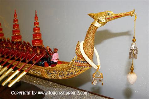 Touch จำหน่ายเรือสุพรรณหงส์จำลอง Royal Barge Suphannahong