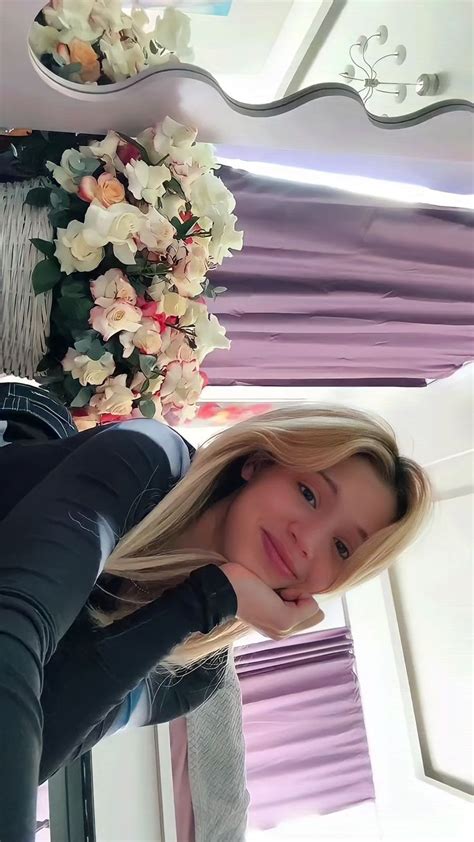 Пин на доске Быстрое сохранение Знаменитости Плачущая девушка Безупречное лицо