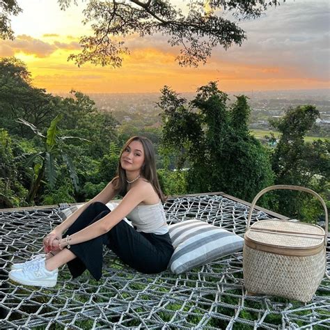 5 Potret Caitlin Halderman Yang Ternyata Gampang Molor