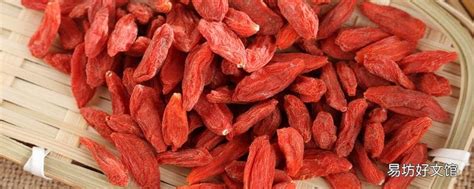 黑枸杞和红枸杞哪个更明目 黑枸杞和红枸杞有什么功效 黑枸杞易坊 黑枸杞和红枸杞哪个更明目 黑枸杞和红枸杞有什么功效 黑枸杞易坊