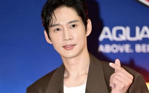 Netizens Defend Park Sung Hoon Amid Sensational Headline Over Social