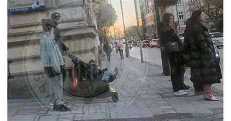 Звезда от Дяволското гърло РАЗХОДИ бебето в студа Снимки