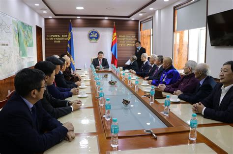 Монгол Улсын ерөнхийлөгч Газрын харилцаа геодези зураг зүйн салбарын хөгжилд үнэтэй хувь нэмэр