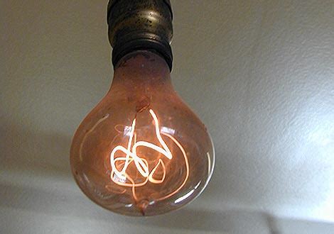 La Primera Bombilla De Edison La Luz No Solo La Inventó Quien