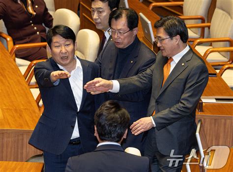 권영진 의원 또 다시 언쟁 뉴스1