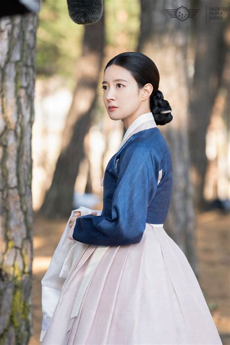 더쿠 오늘자 이세영 소속사 네이버포스트 