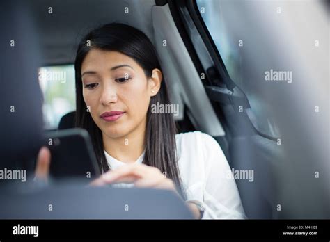 Weibliche pendlerin Fotos und Bildmaterial in hoher Auflösung Alamy