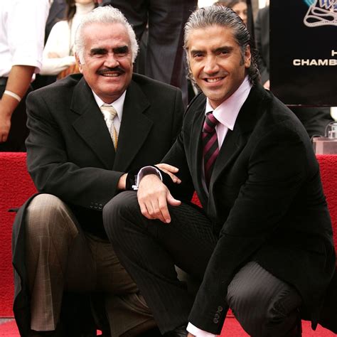 Alejandro Fernández Regala Una Dosis De Nostalgia En Los Latin Grammy