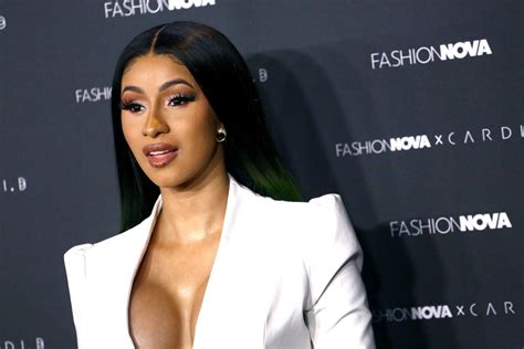 Cardi Bs Running A Twerk Shop In Pepsi Holiday Ad