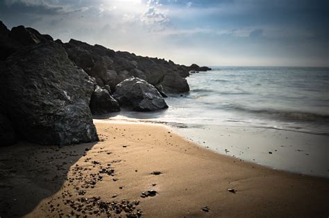바스크 국가 프랑스 창조적 인 배경에 긴 노출에 바위 방파제와 일몰아름다운 모래 아름다운 해변 해변에 대한 스톡 사진 및 기타 이미지 Istock