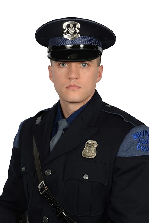 Detective Who Aided Monroes Devin Kachar Receives Michigan State Police Valor Award