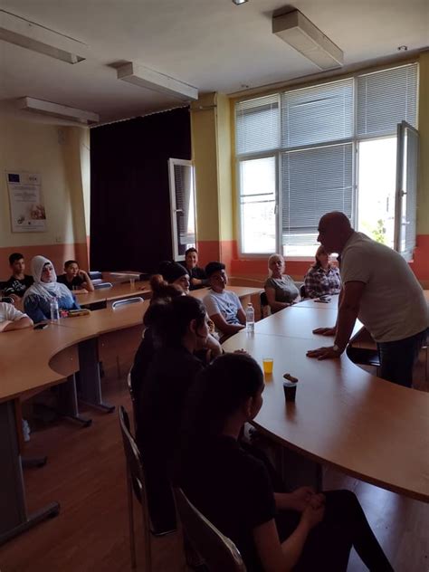 Дискусия на тема „Ранни бракове“ в град Пловдив Център за междуетнически диалог и толерантност