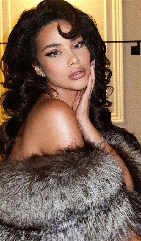 Mob Wife Aesthetic Hair Mob Wife Aesthetic Photoshoot Mob Wife