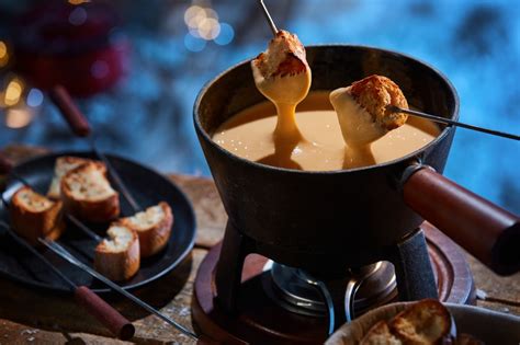 6 Restaurantes Para Comer Fondue En La Cdmx Románticos Y Acogedores