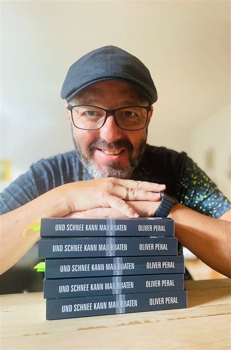 Moderator Oliver Peral Liest In Garbsen Digitaler Marktplatz Garbsen