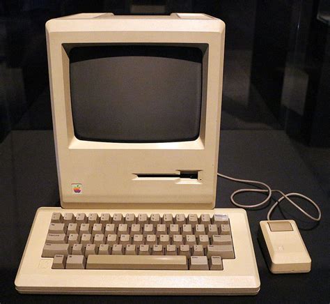 The Apple Macintosh The Story Of The Revolutionary Machine