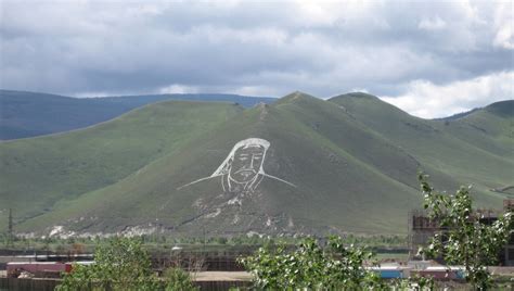 Наадмын төв талбайн бүтээн байгуулалт