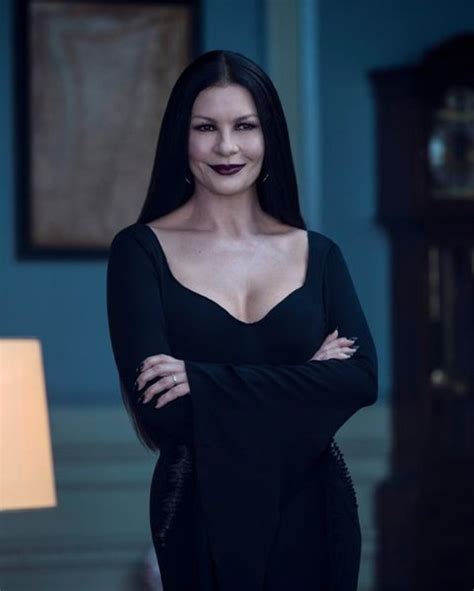 웬즈데이의 엄마 캐서린 제타 존스의 리즈 시절 글로우업 Glowup