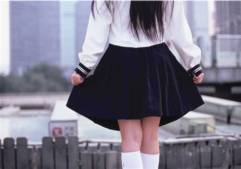 Jcのジュニアブラが見たい！jcのジュニアブラが見たい！中央台北中の先生、4月の着任後2週間で盗撮 News Everyday