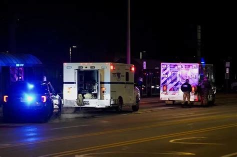 美国密歇根州立大学突发枪击案酿3死5伤警方枪手已自杀 腾讯新闻