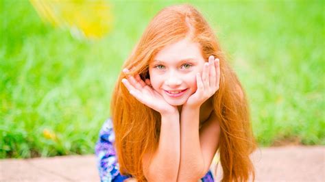 배경 화면 얼굴 모델 초상화 긴 머리 사진술 사람 피부 어린이 소녀 아름다움 미소 눈 여자 레이디 금발 헤어 스타일 인물 사진 사진 촬영