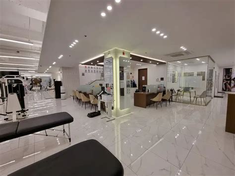 깔끔한 화이트톤 모던 컨셉 250평 대형 헬스장 피트니스 센터 인테리어 용인 기흥구 동백동