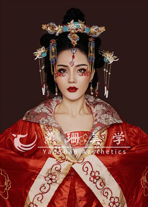 唐装造型展现古典美中华之瑰宝