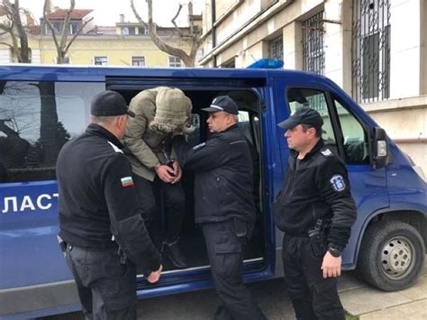 Оставиха в ареста мъжа убил приятелката си във Варна снимки
