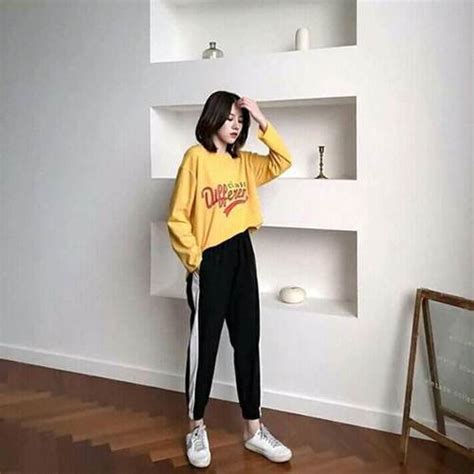 20 ลุคแมทช์กางเกงวอร์ม แฟชั่นสตรีทสไตล์ที่ผู้หญิงก็เท่ได้ Ladyissue เว็บรีวิวเครื่องสำอาง